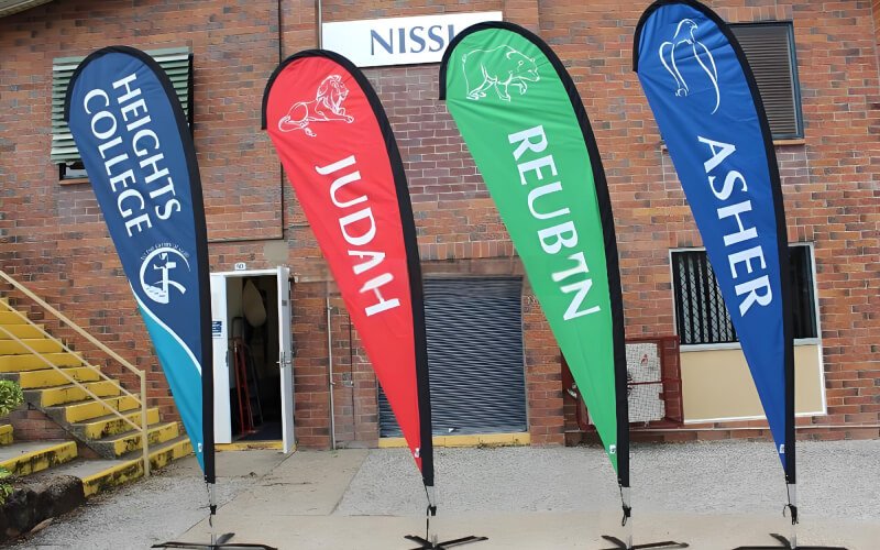 Advantages of Teardrop Banners VS Traditional Banners